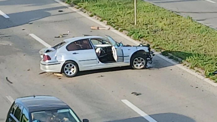source.ba | Novi težak sudar motocikla i BMW-a u Banjaluci, automobil potpuno smrskan